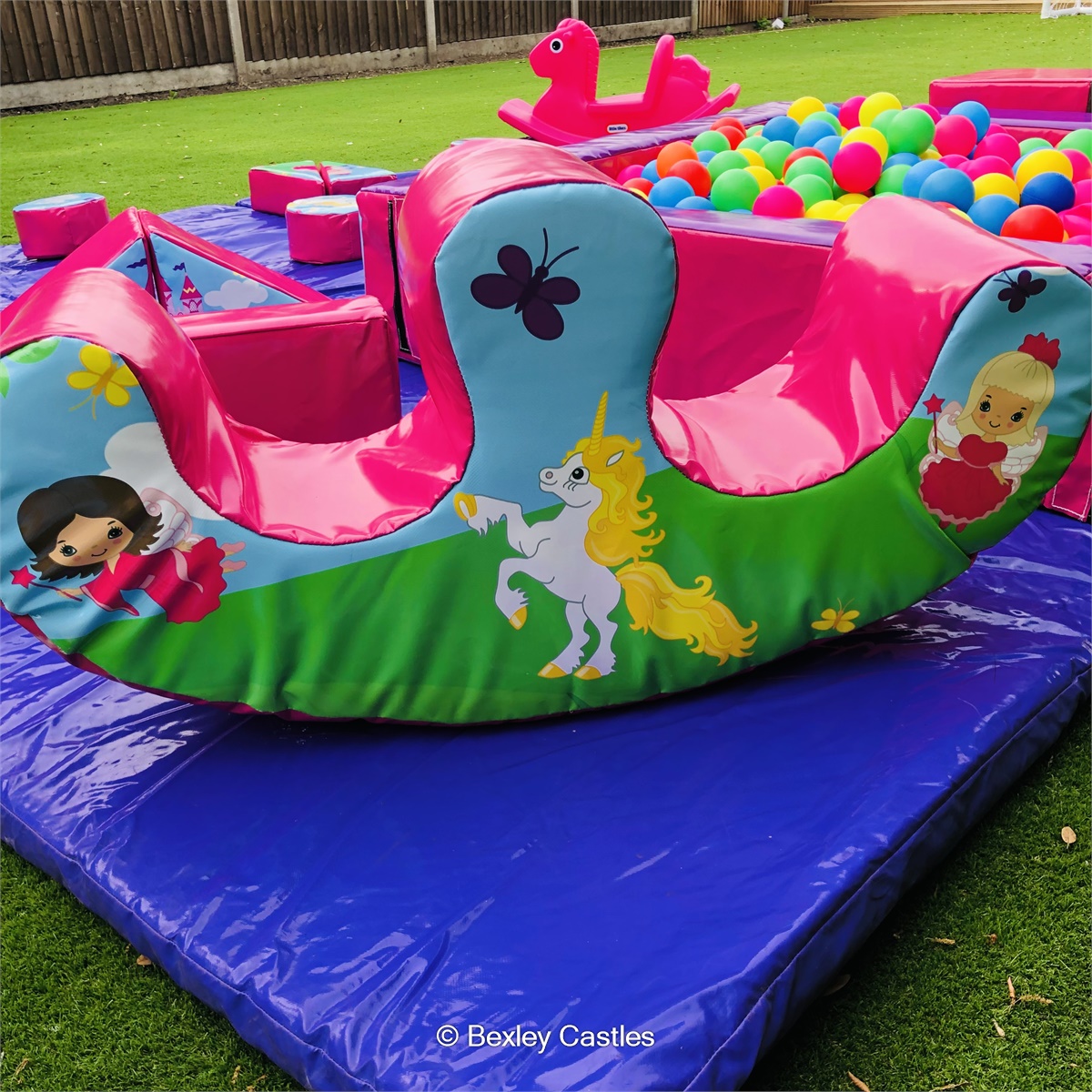 Unicorn Soft Play & Curved Bouncy Castle - Bouncy Castle Hire in ...